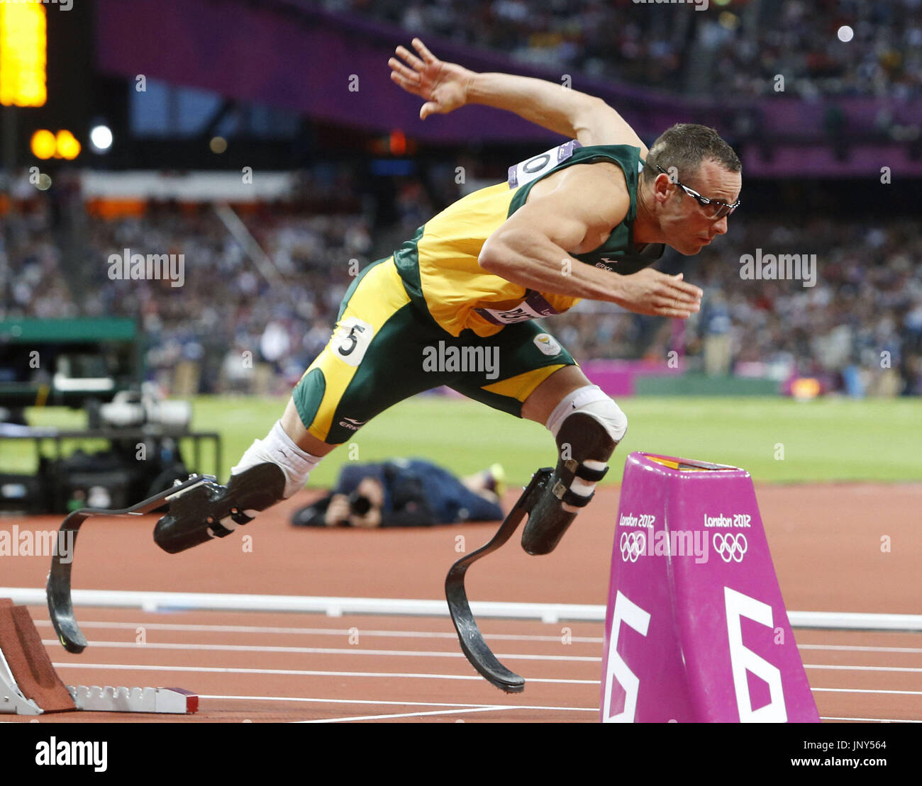 LONDON, Britain - South African Oscar Pistorius, double-amputee runner ...