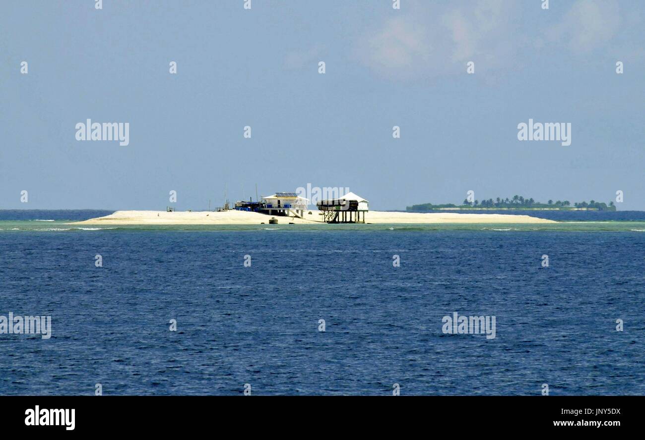 MANILA, Philippines - Photo shows Patag Island (front) and Lawak Island ...