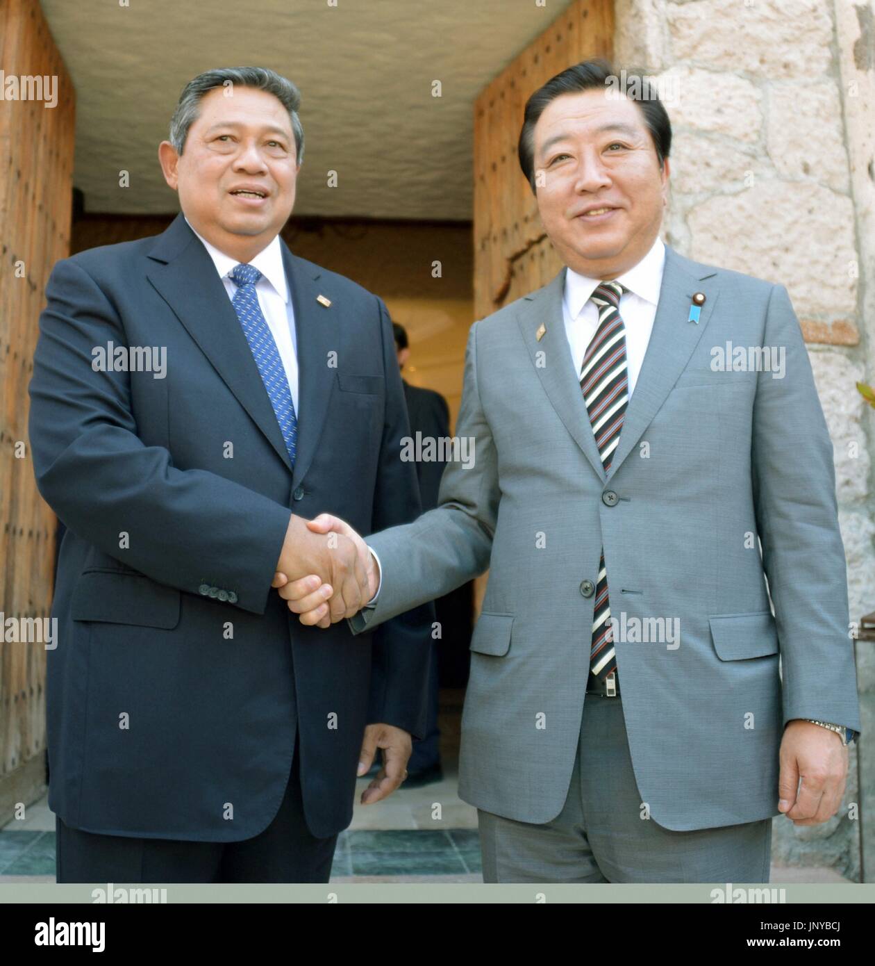 LOS CABOS, Mexico - Japanese Prime Minister Yoshihiko Noda (R) and ...