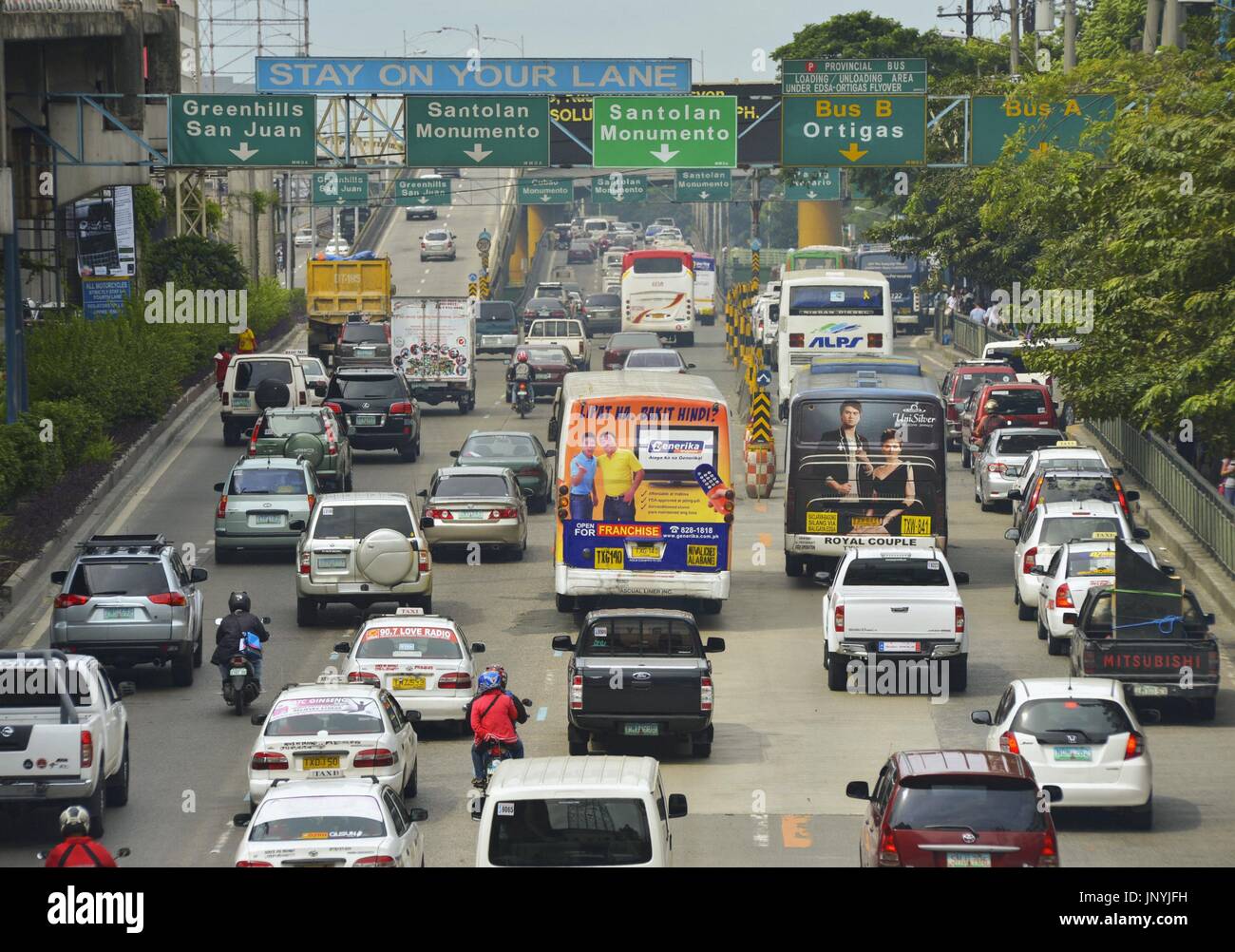 MANILA, Philippines - A major street is congested in metropolitan ...
