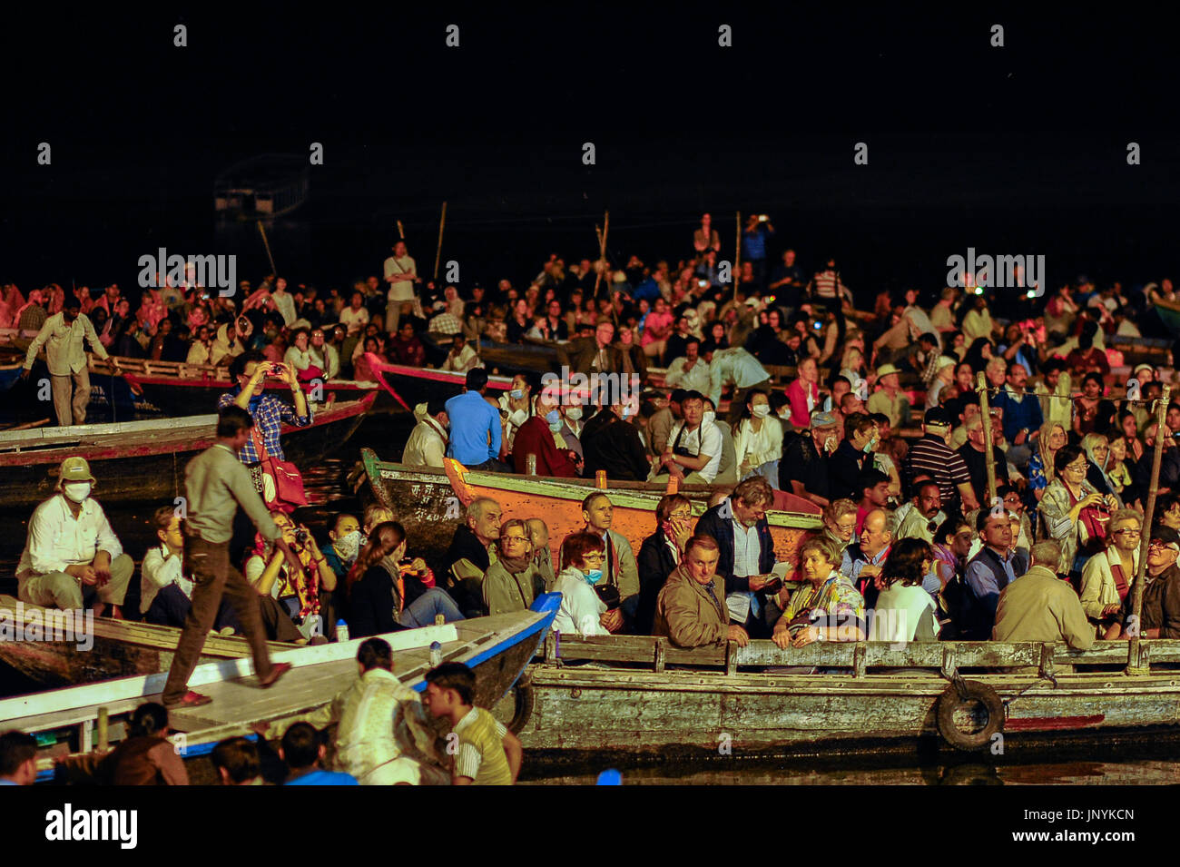 Boats gathering hi-res stock photography and images - Alamy