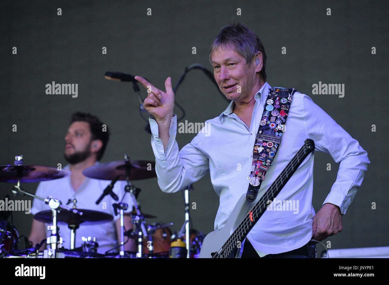 Cave in band hi-res stock photography and images - Alamy