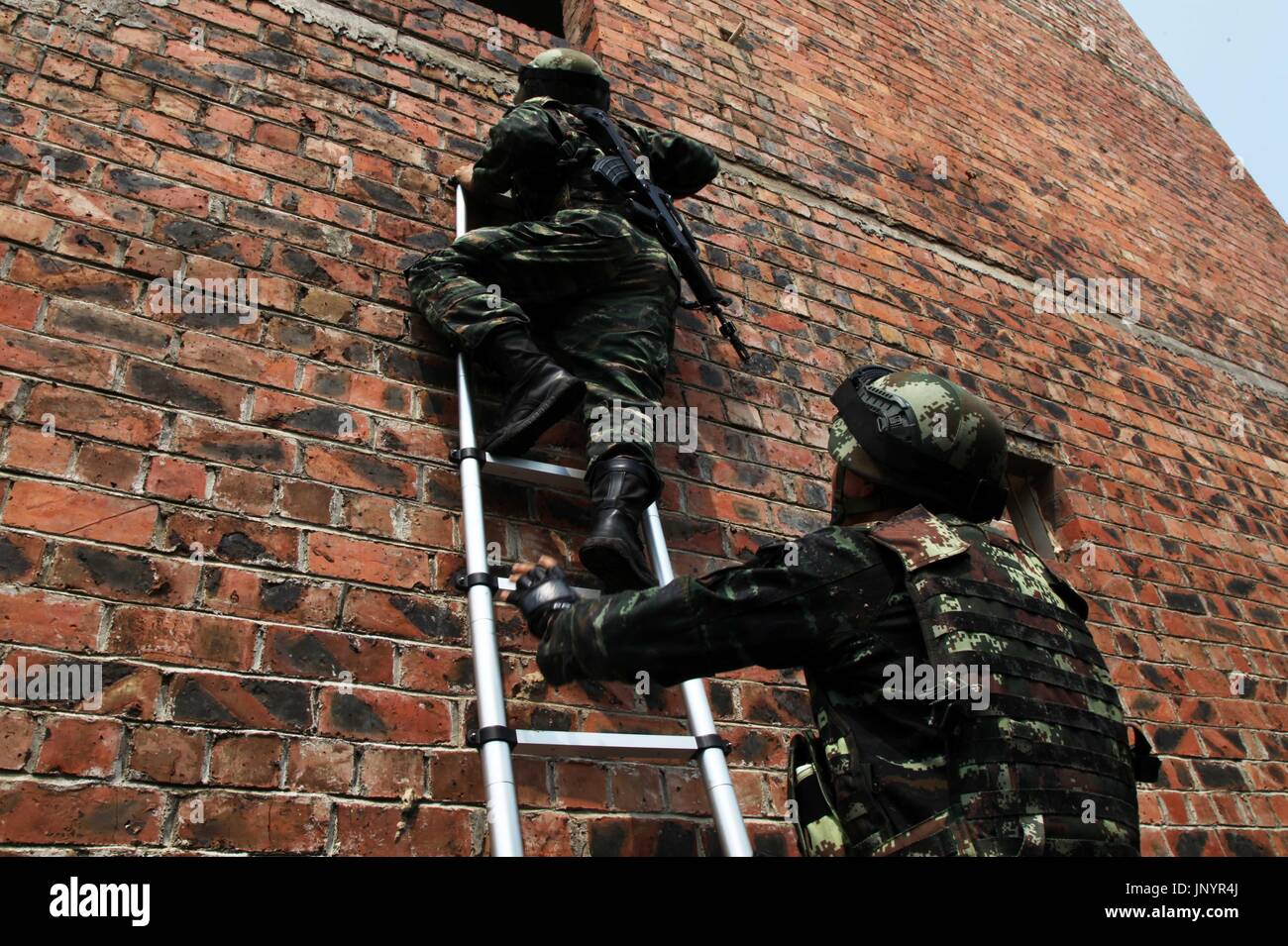 Nanning, Nanning, China. 31st July, 2017. Soldiers attend military ...
