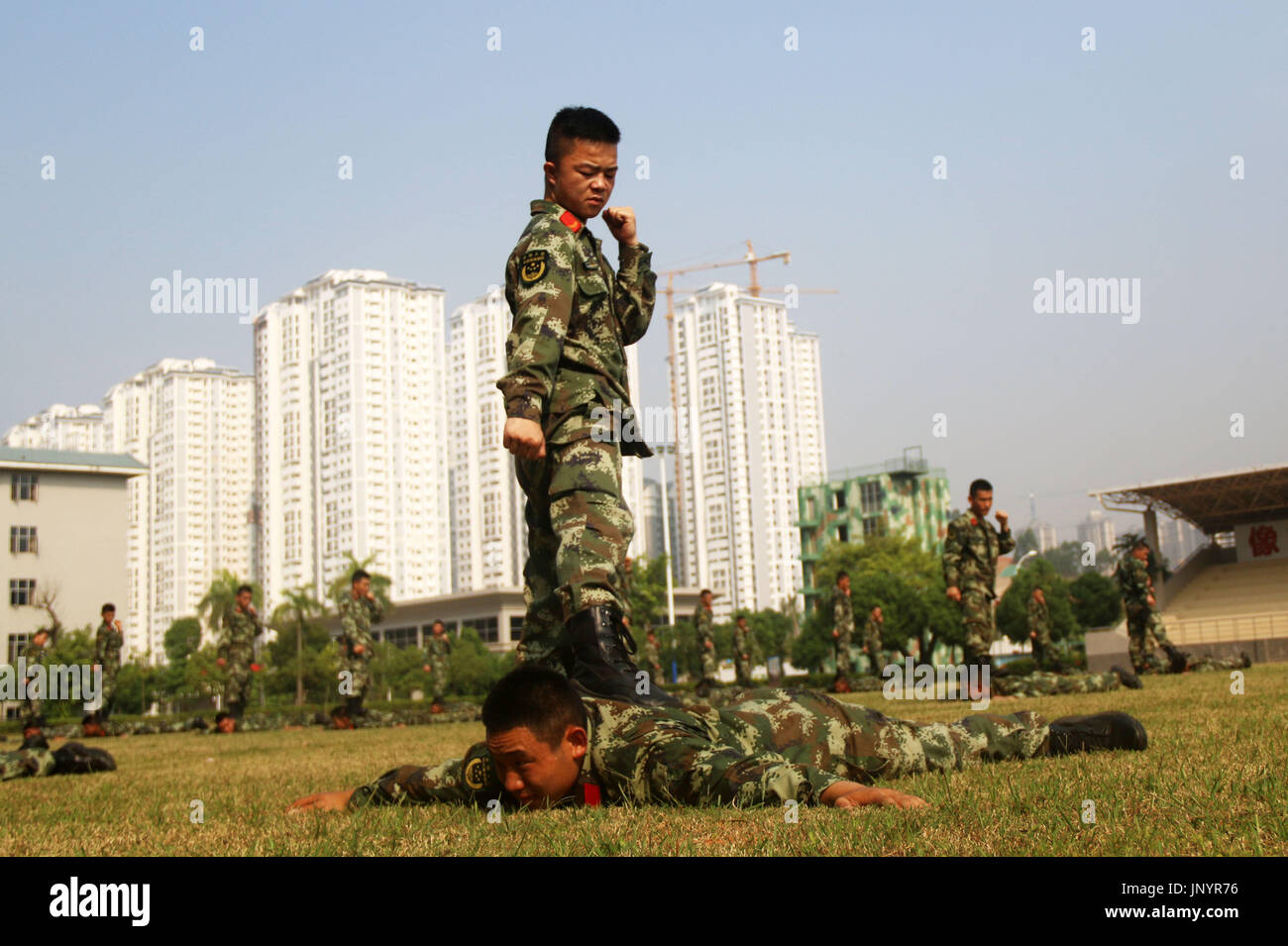 Military maneuver hi-res stock photography and images - Alamy