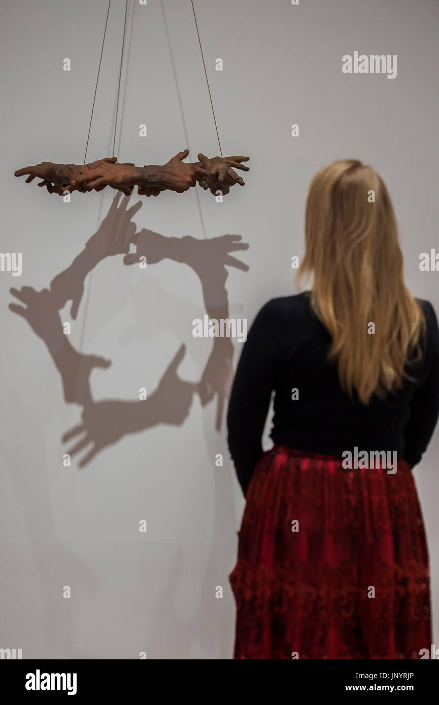 Untitled (hand circle) 1996 - Bruce works by Nauman in the ARTIST ROOMS ...