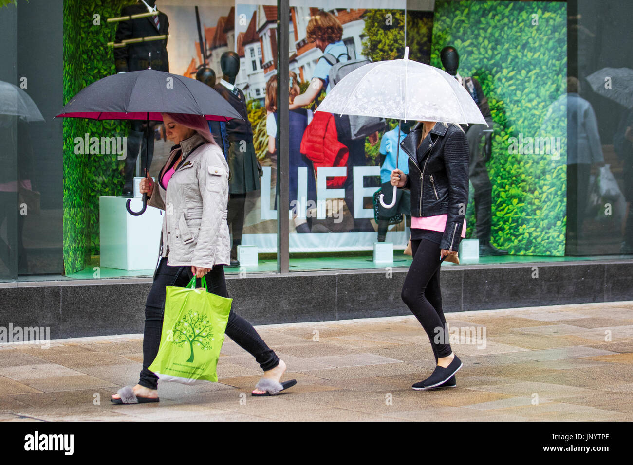 Preston, Lancashire, UK. 31st July, 2017. UK Weather. Heavy rain ...