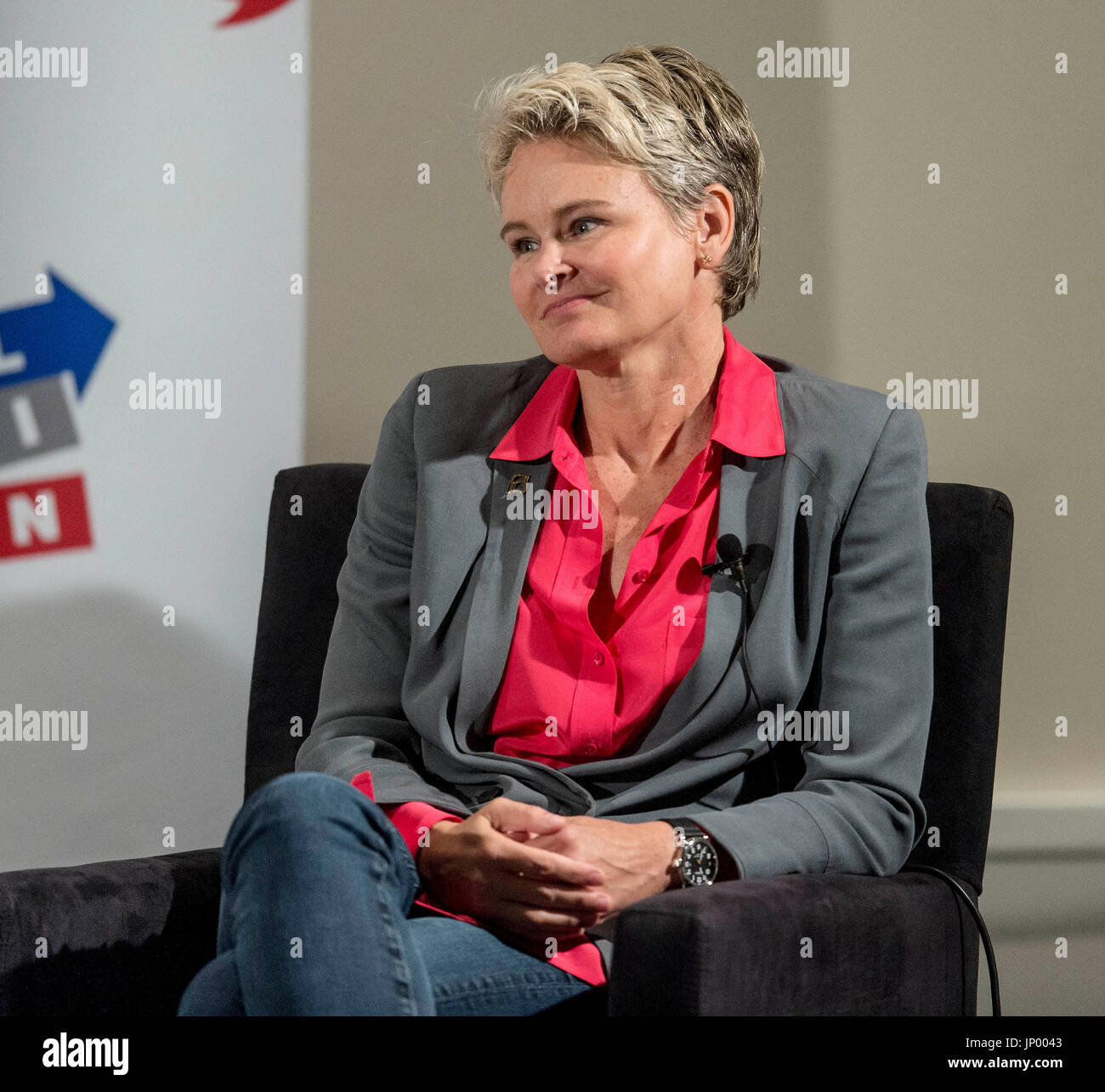 Sue dunlap hi-res stock photography and images - Alamy