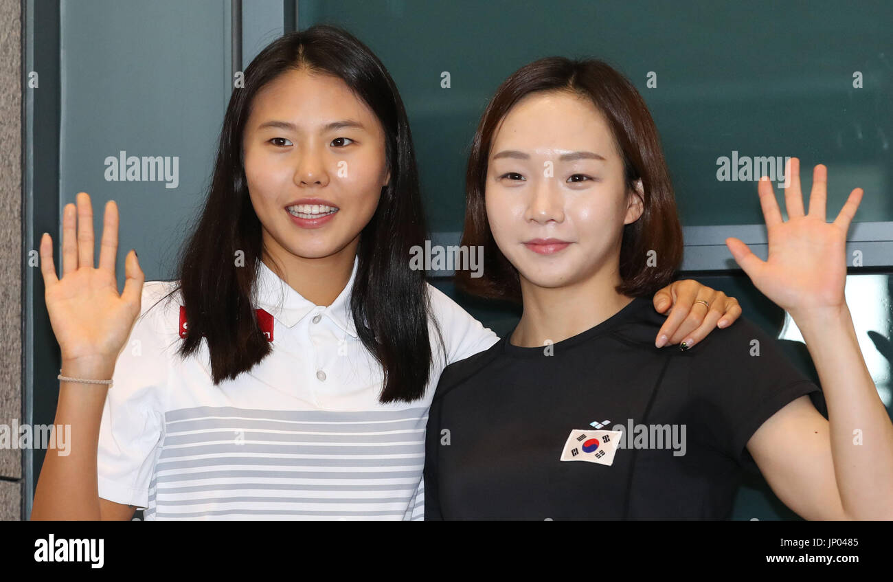 Hope of S. Korea's swimming South Korean swimmers An Se-hyeon (L) and ...