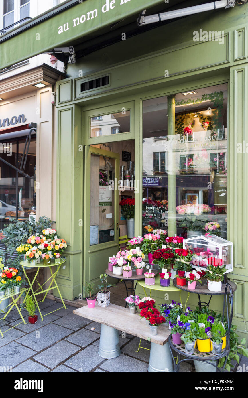 Exterior shop display hi-res stock photography and images - Alamy