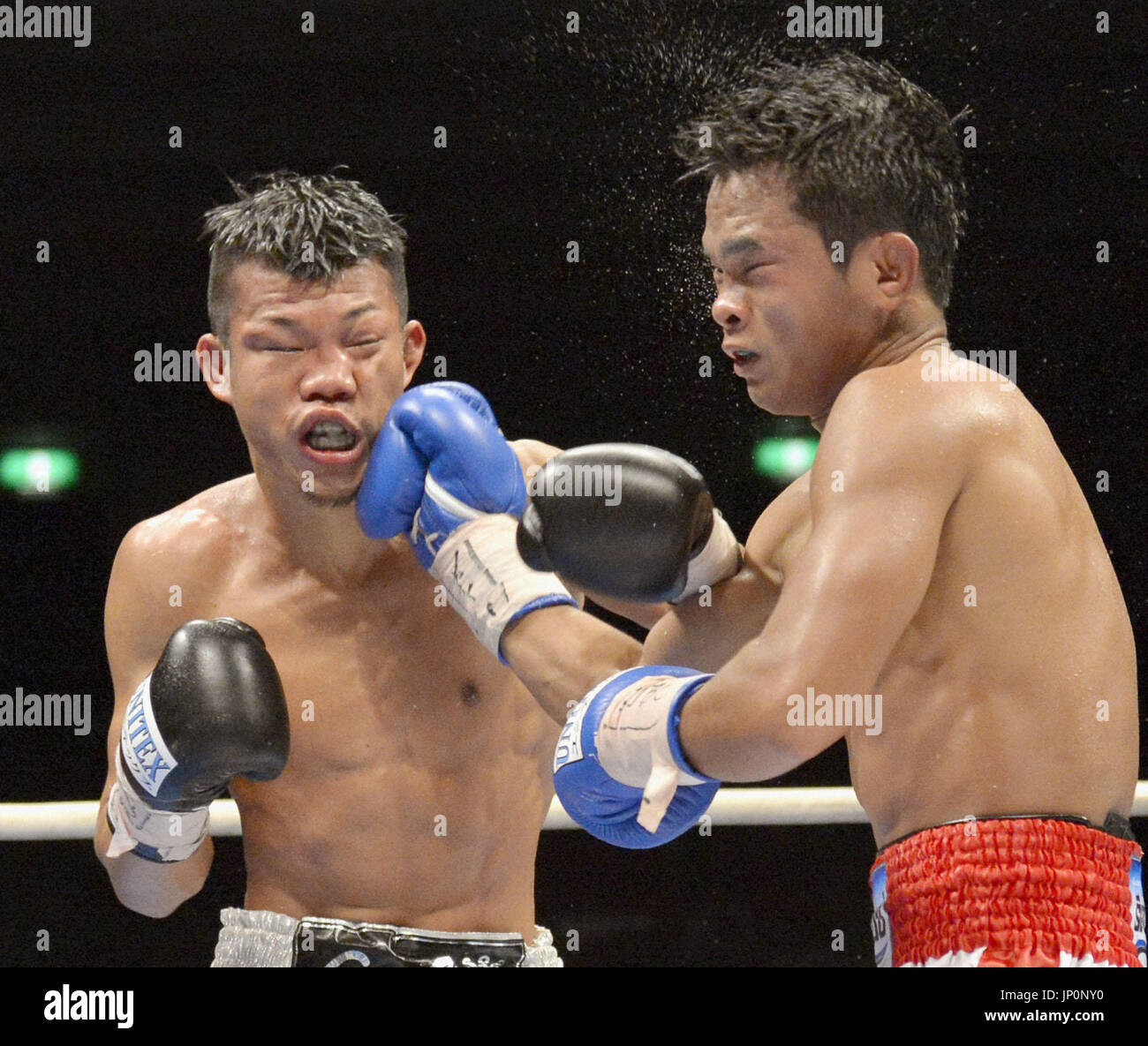 OSAKA, Japan - Photo shows WBA bantamweight champion Koki Kameda (L) of Japan and challenger ...