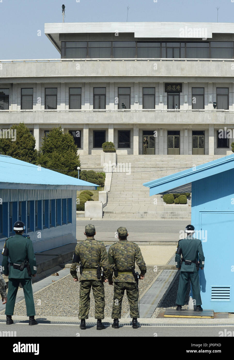 SEOUL, South Korea - South Korean soldiers stand guard in the border ...