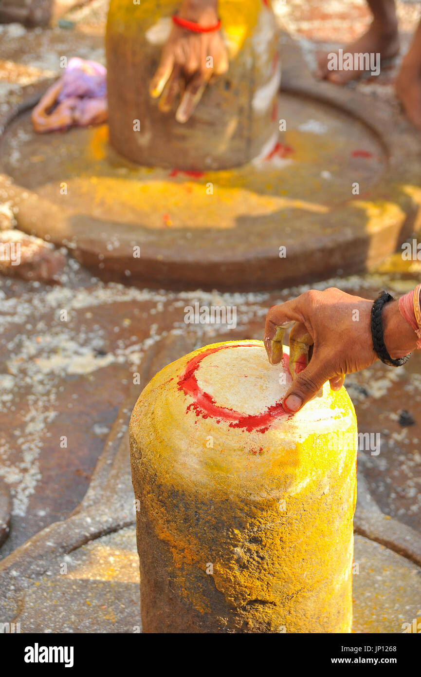 Lingam linga hi-res stock photography and images - Alamy