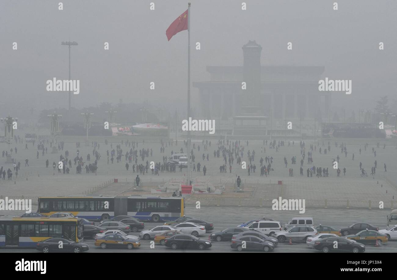 BEIJING, China - Fog shrouds Tiananmen Square in Beijing due to air ...