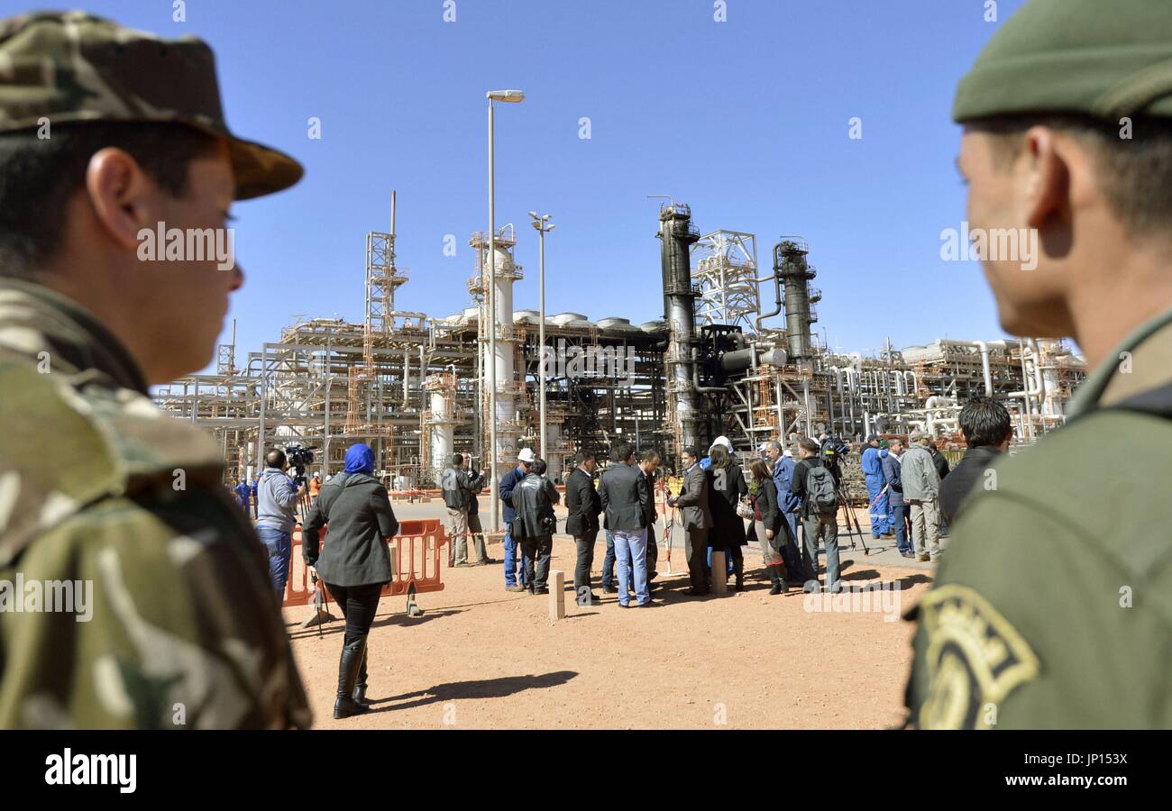 IN AMENAS, Algeria - Soldiers guard a gas facility in In Amenas ...
