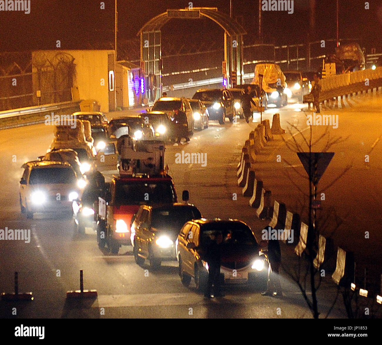 PAJU, South Korea - South Korean vehicles arrive at the inter-Korean ...