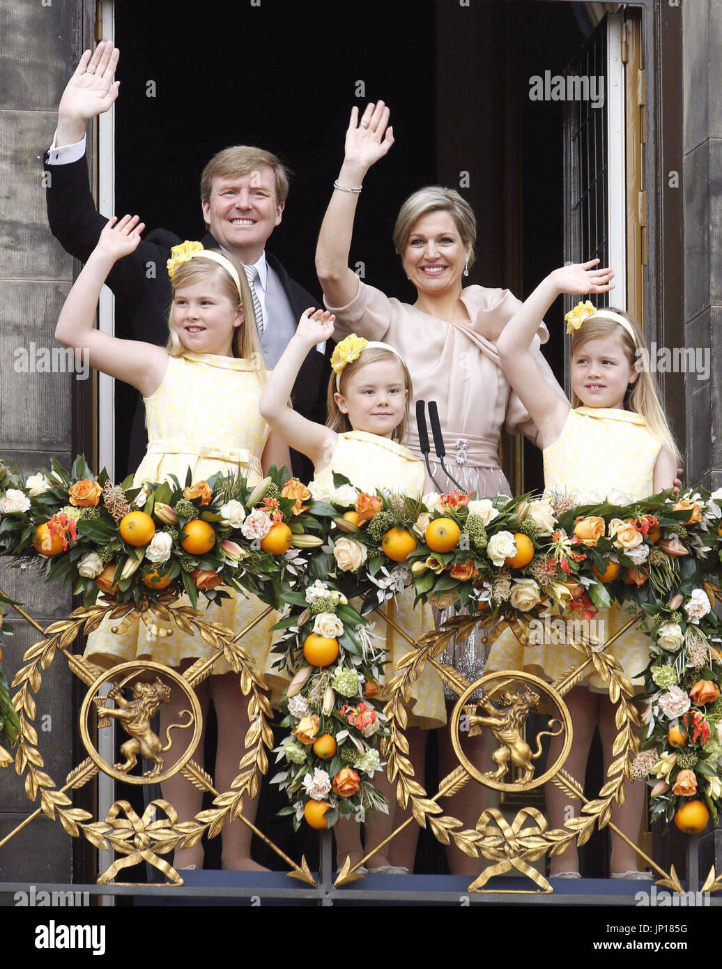 AMSTERDAM, Netherlands - New Dutch King Willem-Alexander, new Queen ...