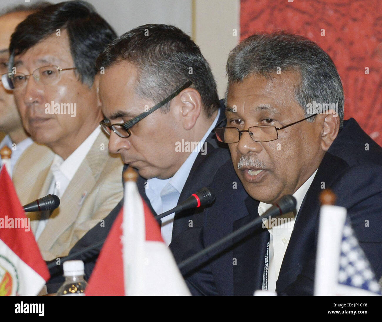 KOTA KINABALU, Malaysia - J. Jayasiri (R), Malaysia's chief negotiator ...