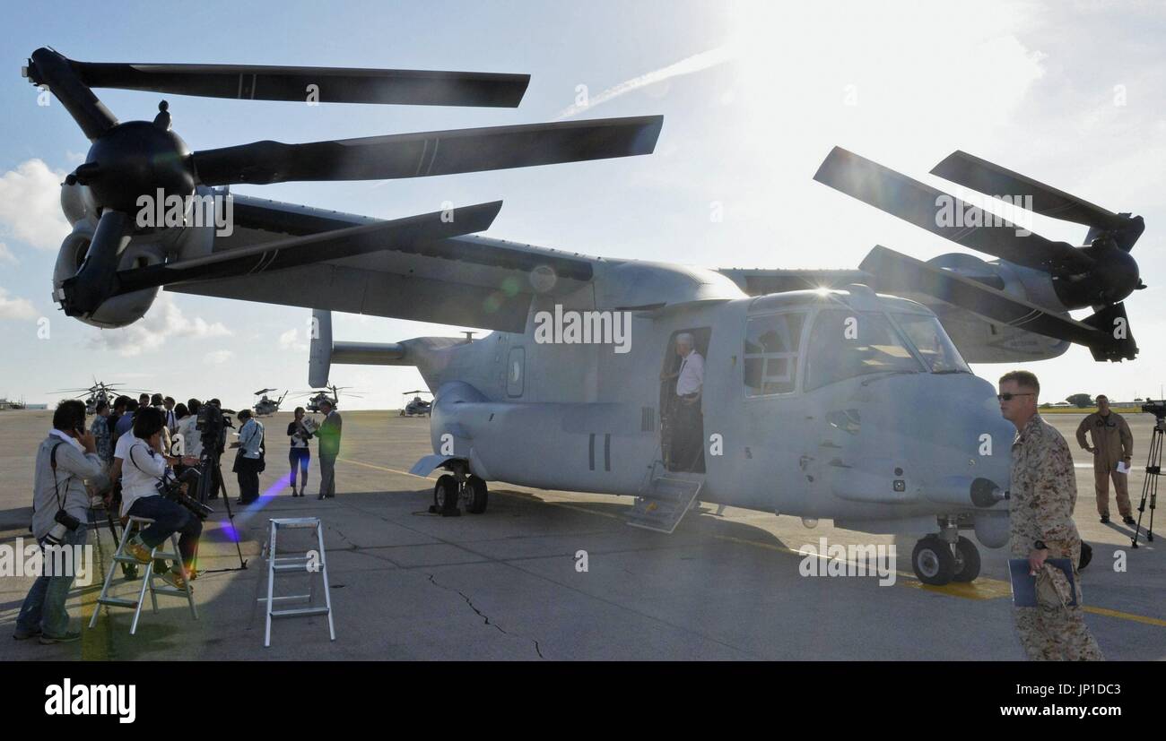 GINOWAN, Japan - Photo shows Osprey tilt-rotor aircraft shown to ...
