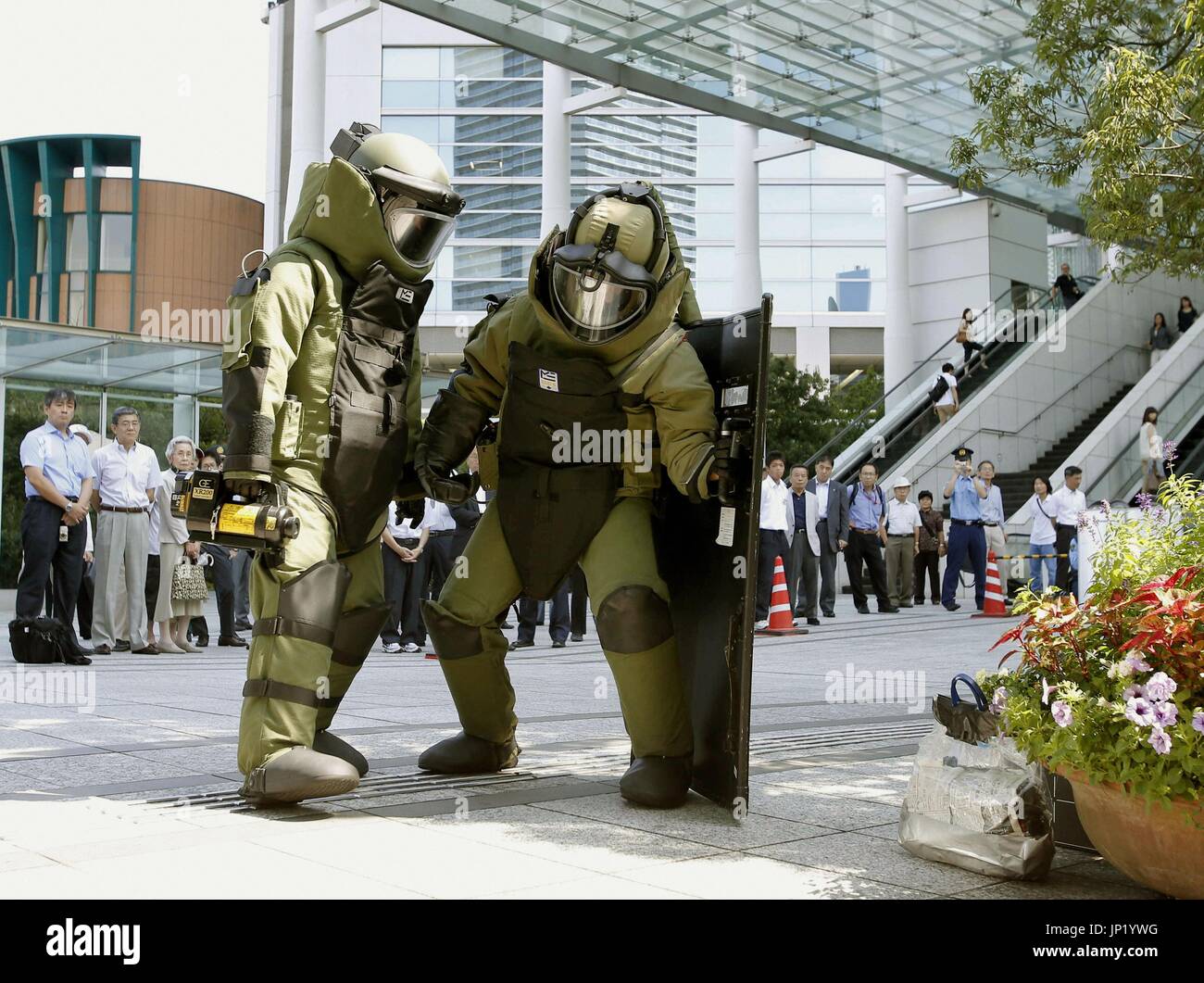 TOKYO, Japan - Japanese police hold their first antiterrorism training ...