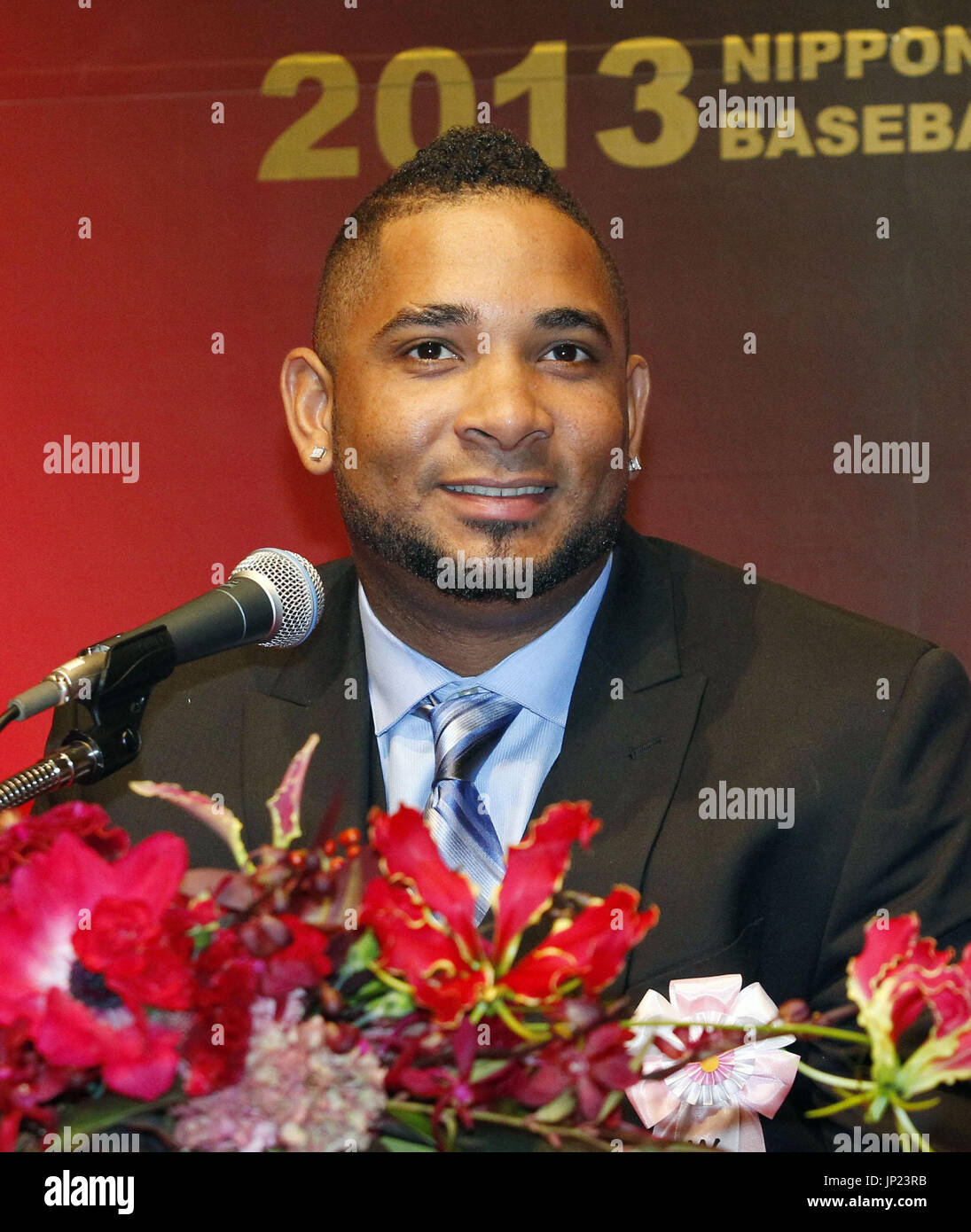 TOKYO, Japan - Yakult Swallows slugger Wladimir Balentien holds a press ...