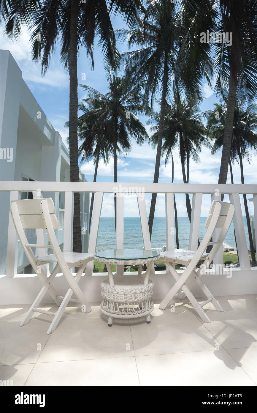 Cafe on the beach, ocean and sky Stock Photo - Alamy