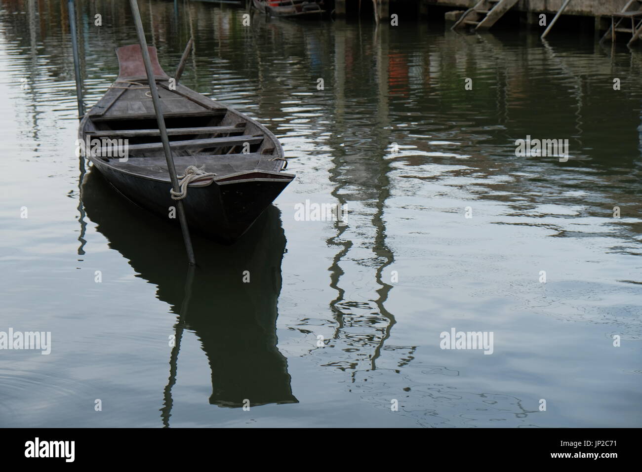 Thai classical boat hi-res stock photography and images - Alamy