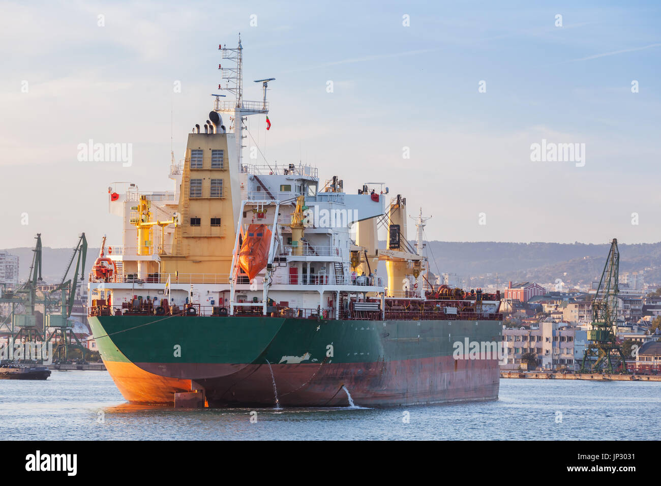 Stern loading hi-res stock photography and images - Alamy