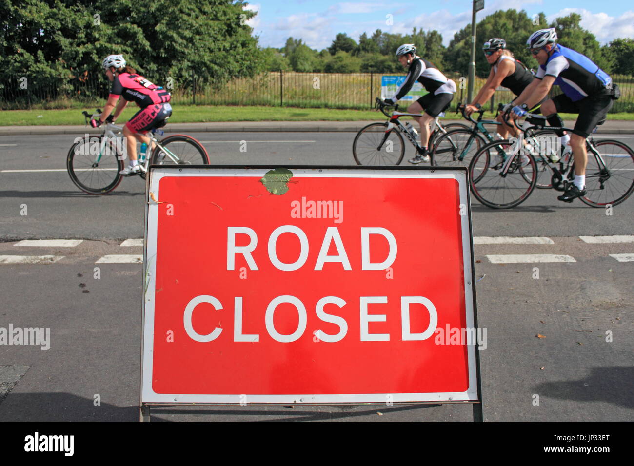 RideLondon-Surrey 100. Hurst Road, East Molesey, Surrey, England, Great ...