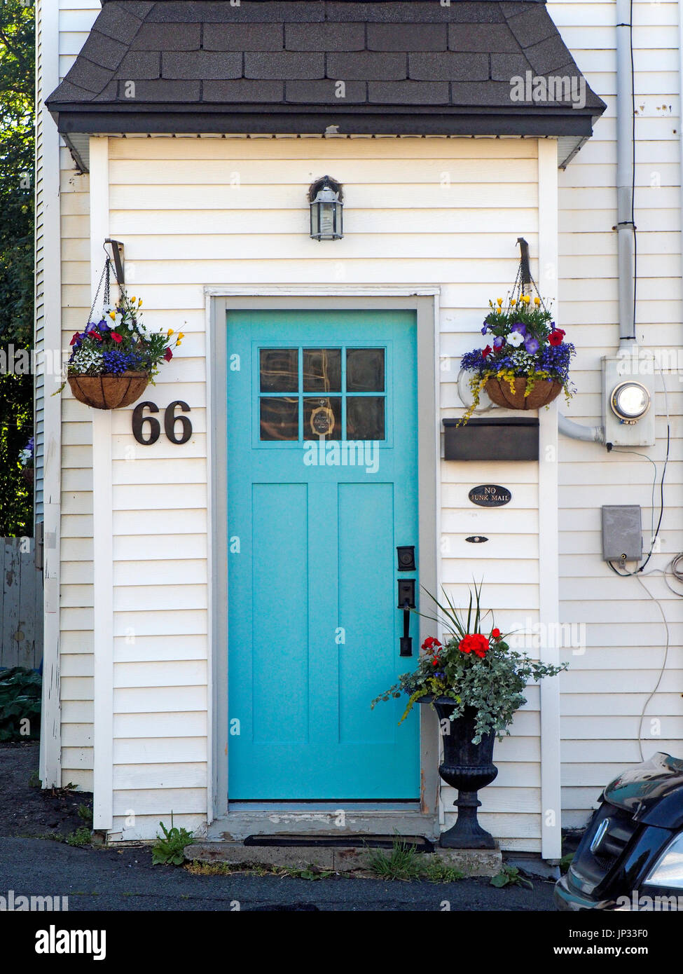 Front of row houses hi-res stock photography and images - Alamy
