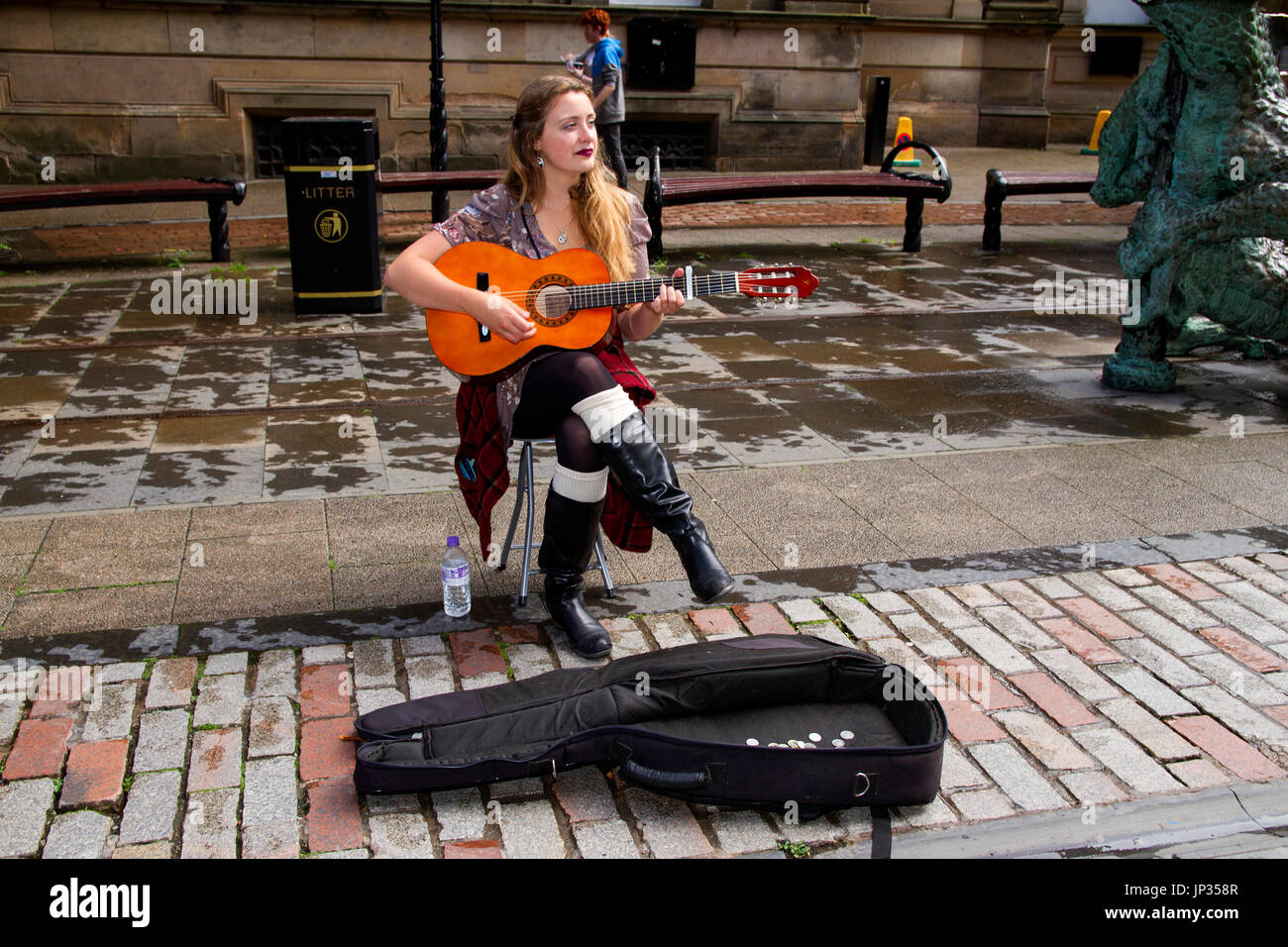 Female busker scotland hi-res stock photography and images - Alamy