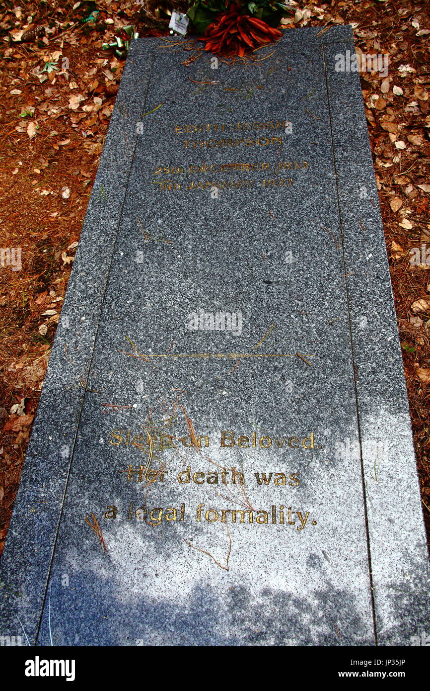 Dodi fayed funeral hi-res stock photography and images - Alamy