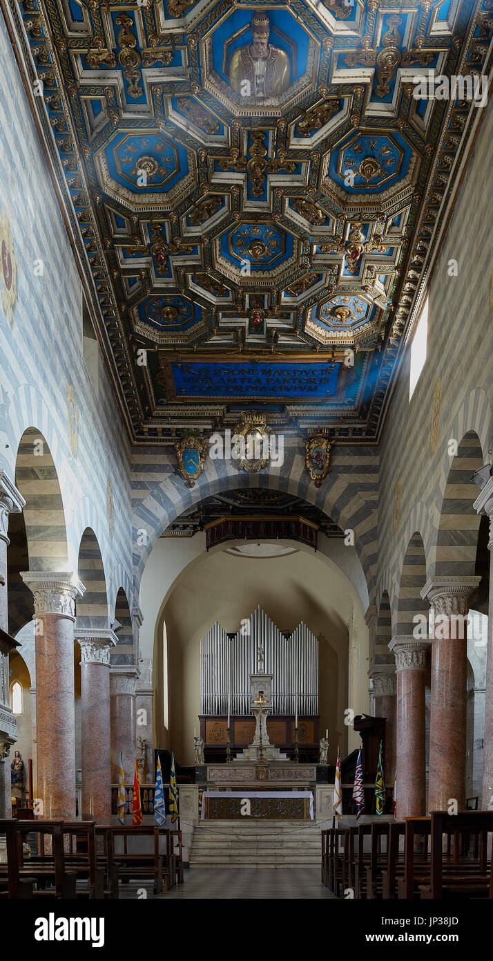 Volterra cathedral hi-res stock photography and images - Alamy