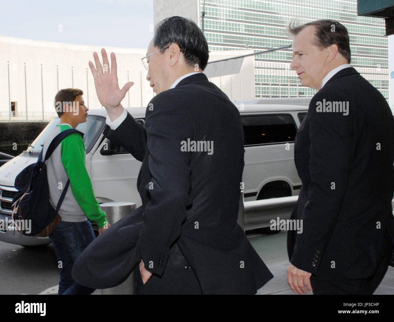 NEW YORK, United States - Wu Dawei (L), Chinese special representative ...