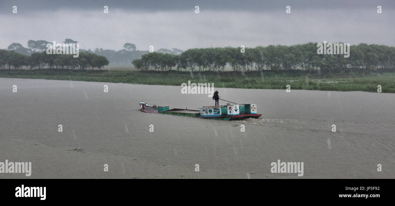 Row boat rain hi-res stock photography and images - Alamy