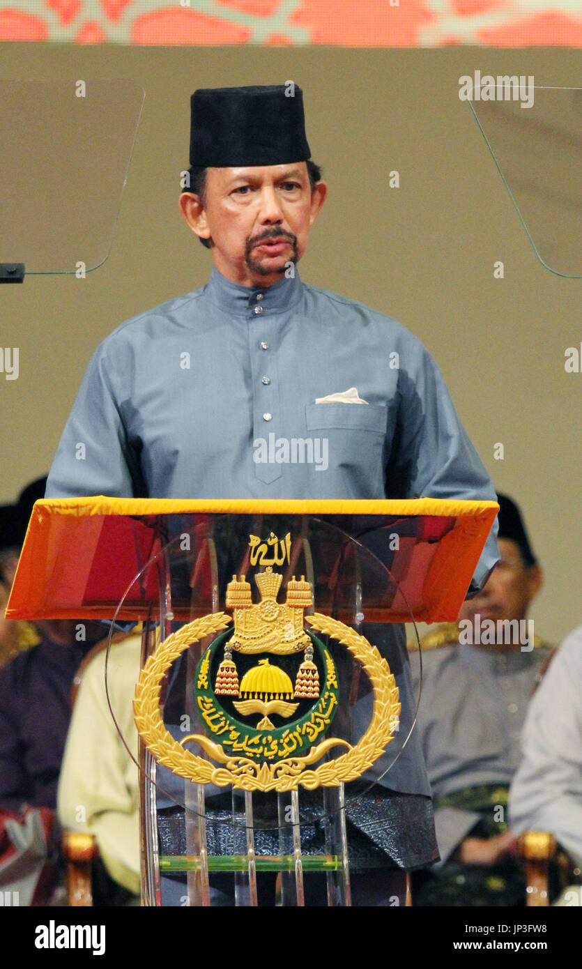BANDAR SERI BEGAWAN, Brunei - Brunei's Sultan Hassanal Bolkiah delivers ...