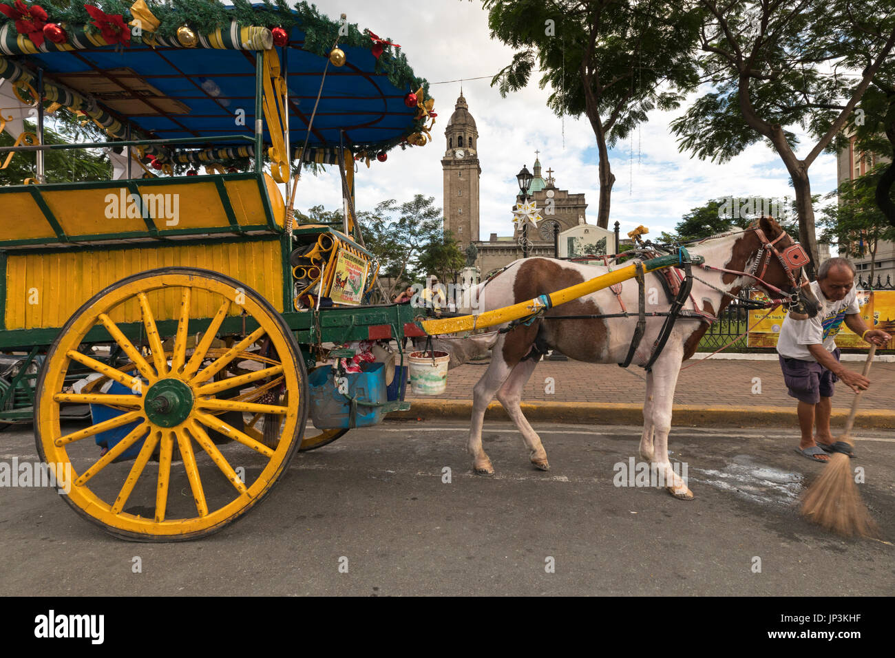 Kalesa at Manila Cathedral, Intramuros, Philippines Stock Photo - Alamy