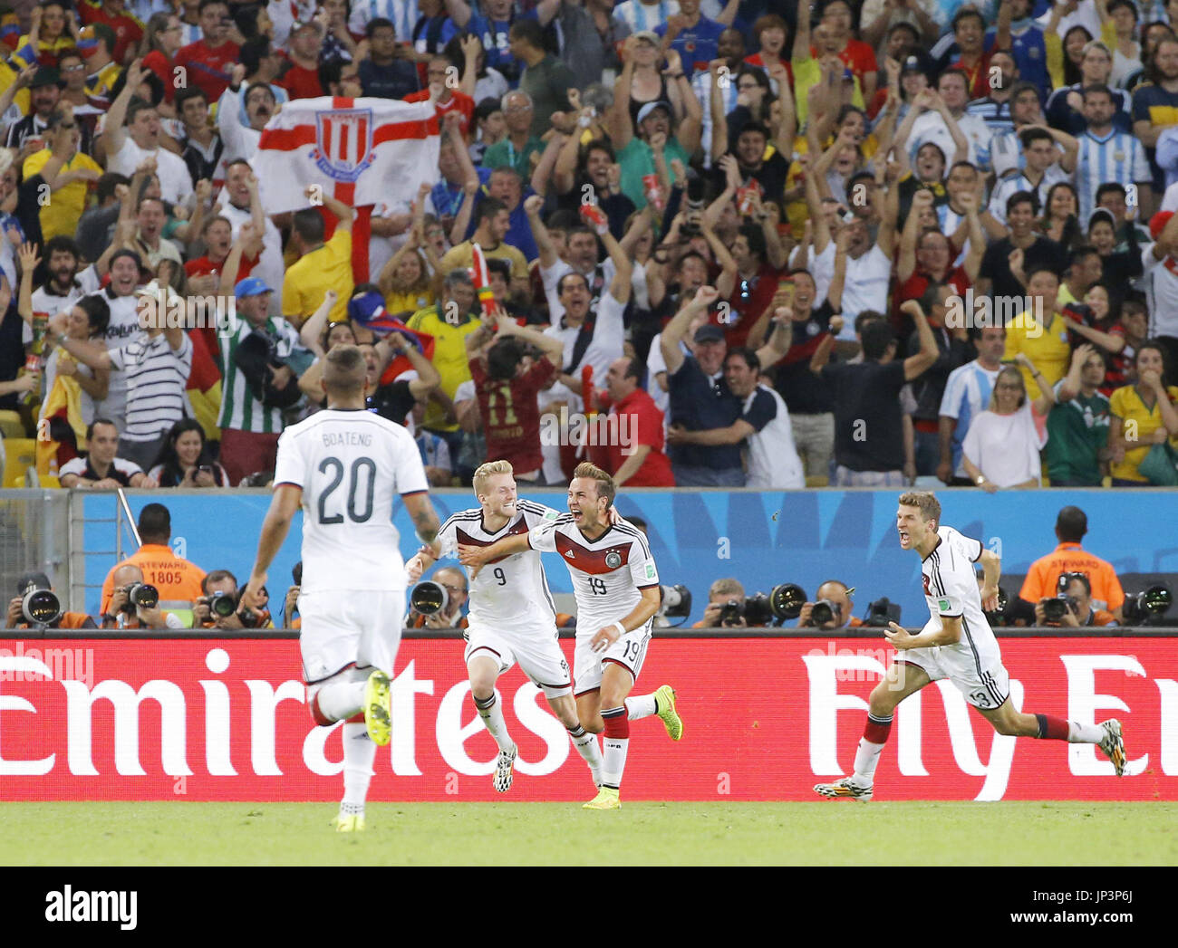 RIO DE JANEIRO, Brazil - Germany's Mario Gotze (center R) celebrates ...
