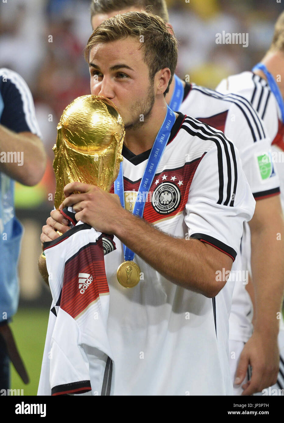 RIO DE JANEIRO, Brazil - Germany's Mario Gotze kisses the World Cup ...