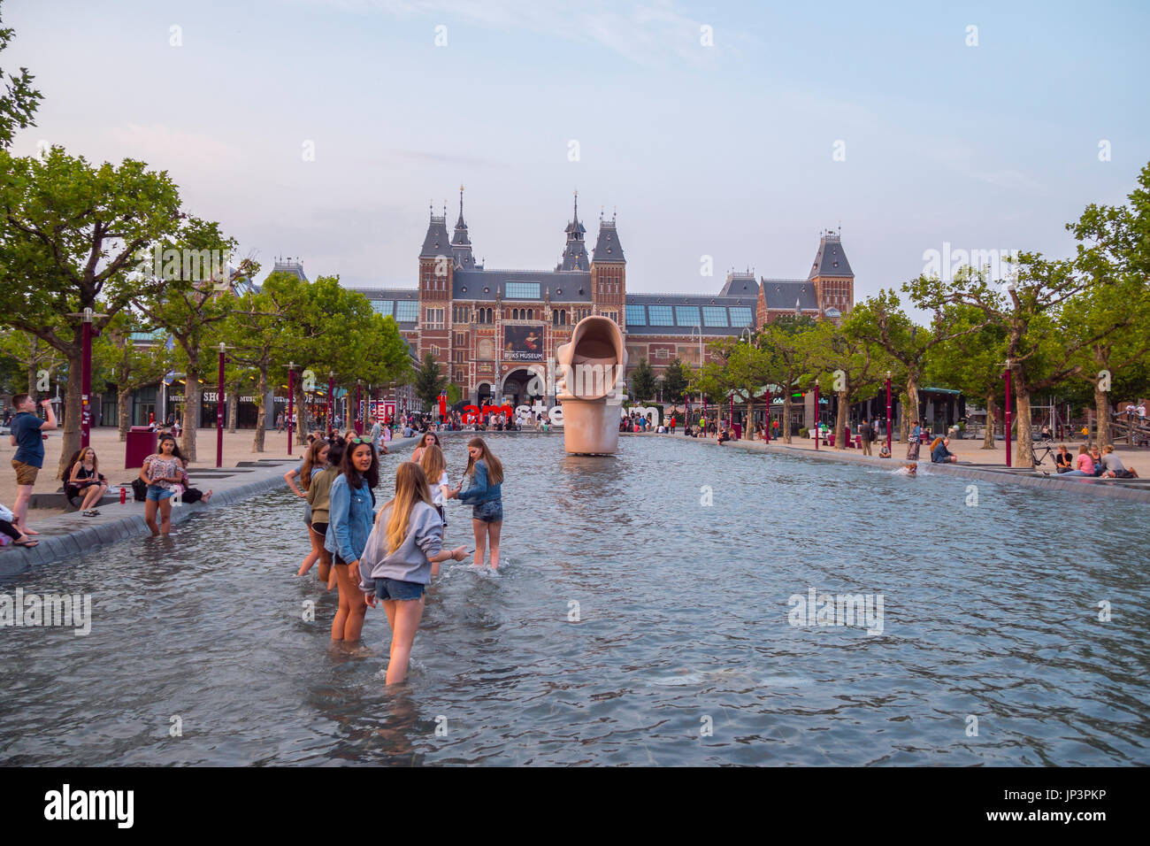 The pool in front of National Museum Amsterdam - AMSTERDAM ...