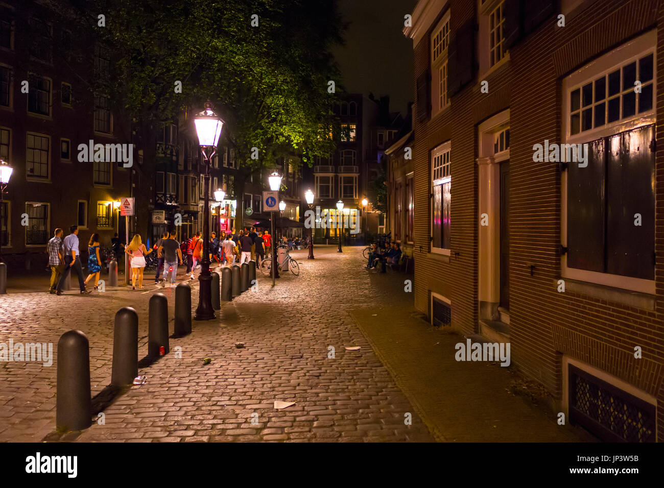 The beautiful small lanes and Sidewalks in the city center of Amsterdam ...