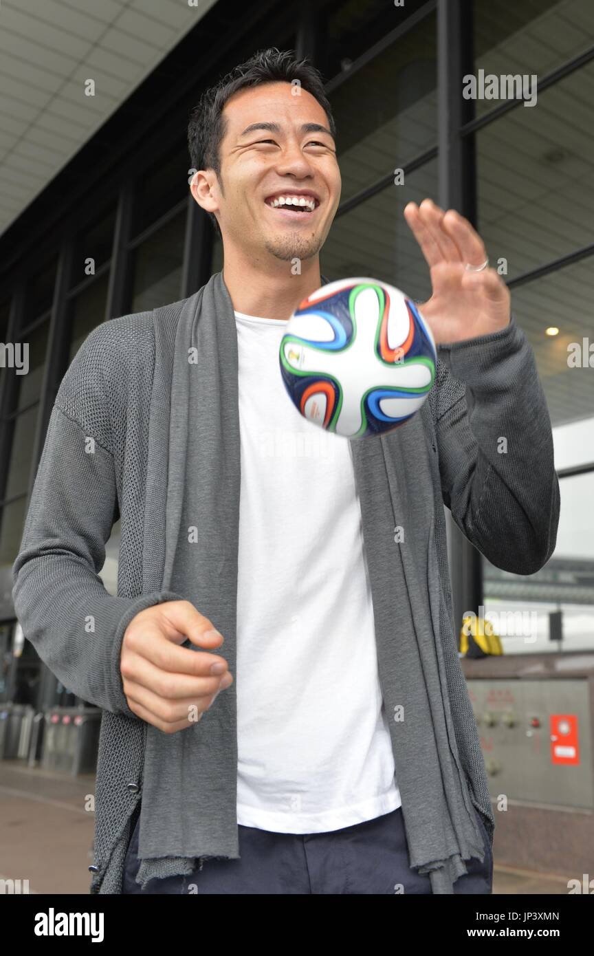 NARITA AIRPORT, Japan - Photo shows Southampton defender Maya Yoshida ...