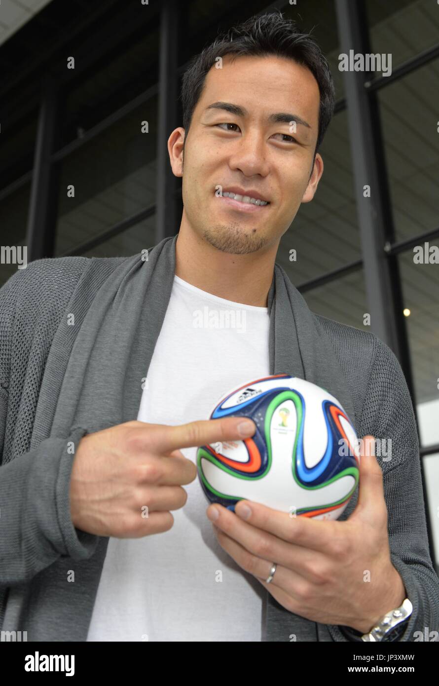 NARITA AIRPORT, Japan - Photo shows Southampton defender Maya Yoshida ...