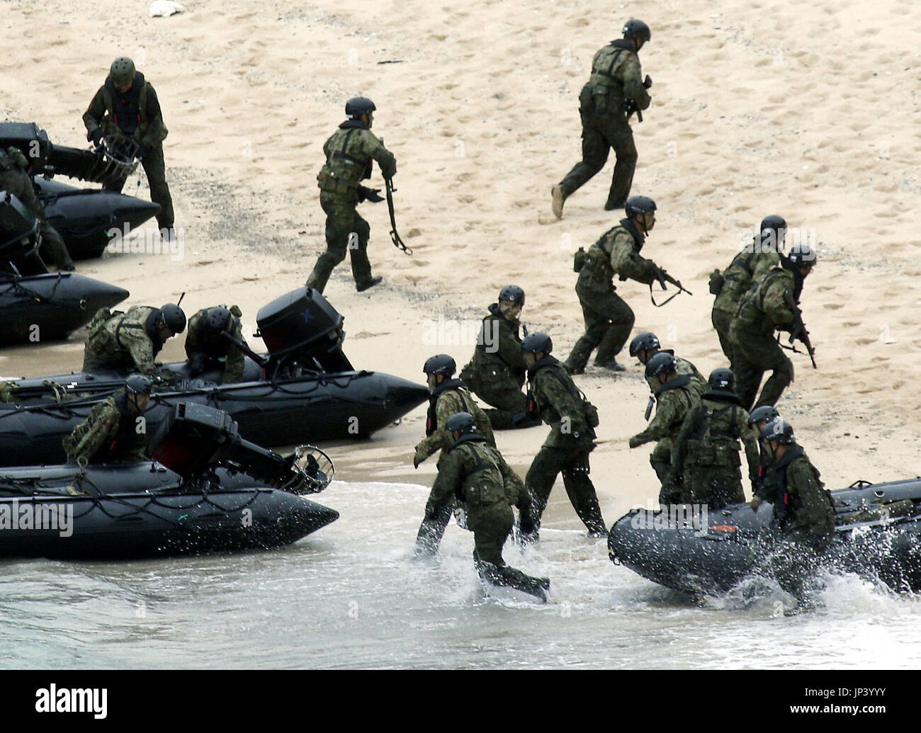 SETOUCHI, Japan - Ground Self-Defense Force personnel trained to ...