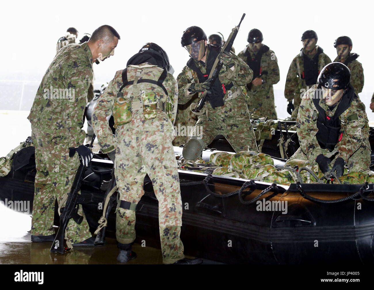 SETOUCHI, Japan - Ground Self-Defense Force personnel trained to ...