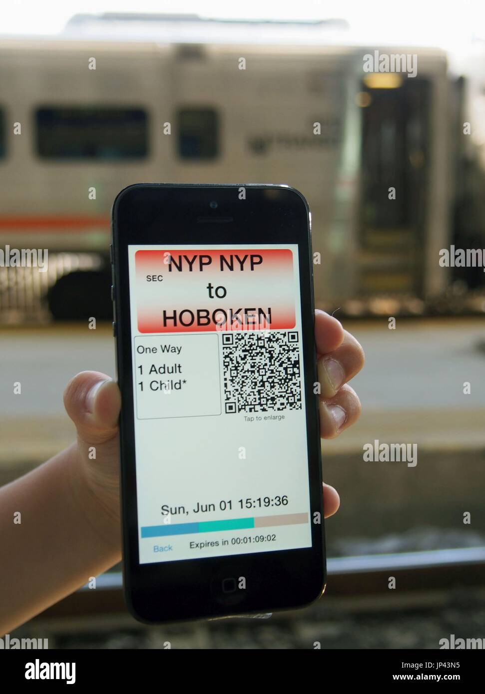 NEW YORK, United States - New Jersey Transit's mobile ticketing program ...