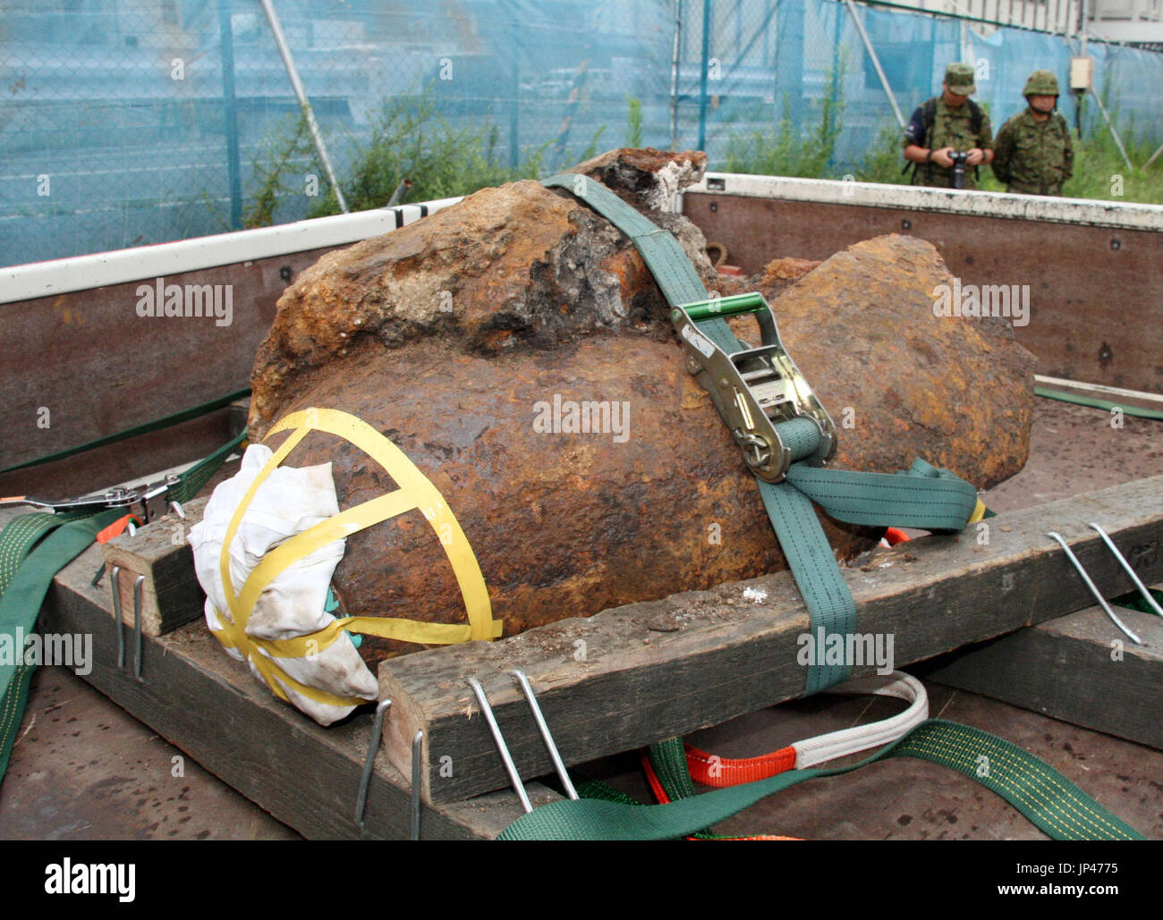 500 pound bomb hi-res stock photography and images - Alamy