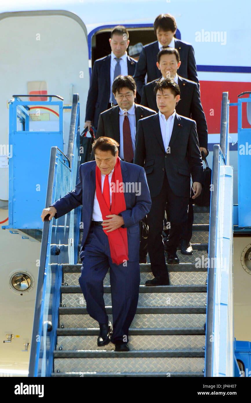 PYONGYANG, North Korea - Antonio Inoki (front), a wrestler-turned ...
