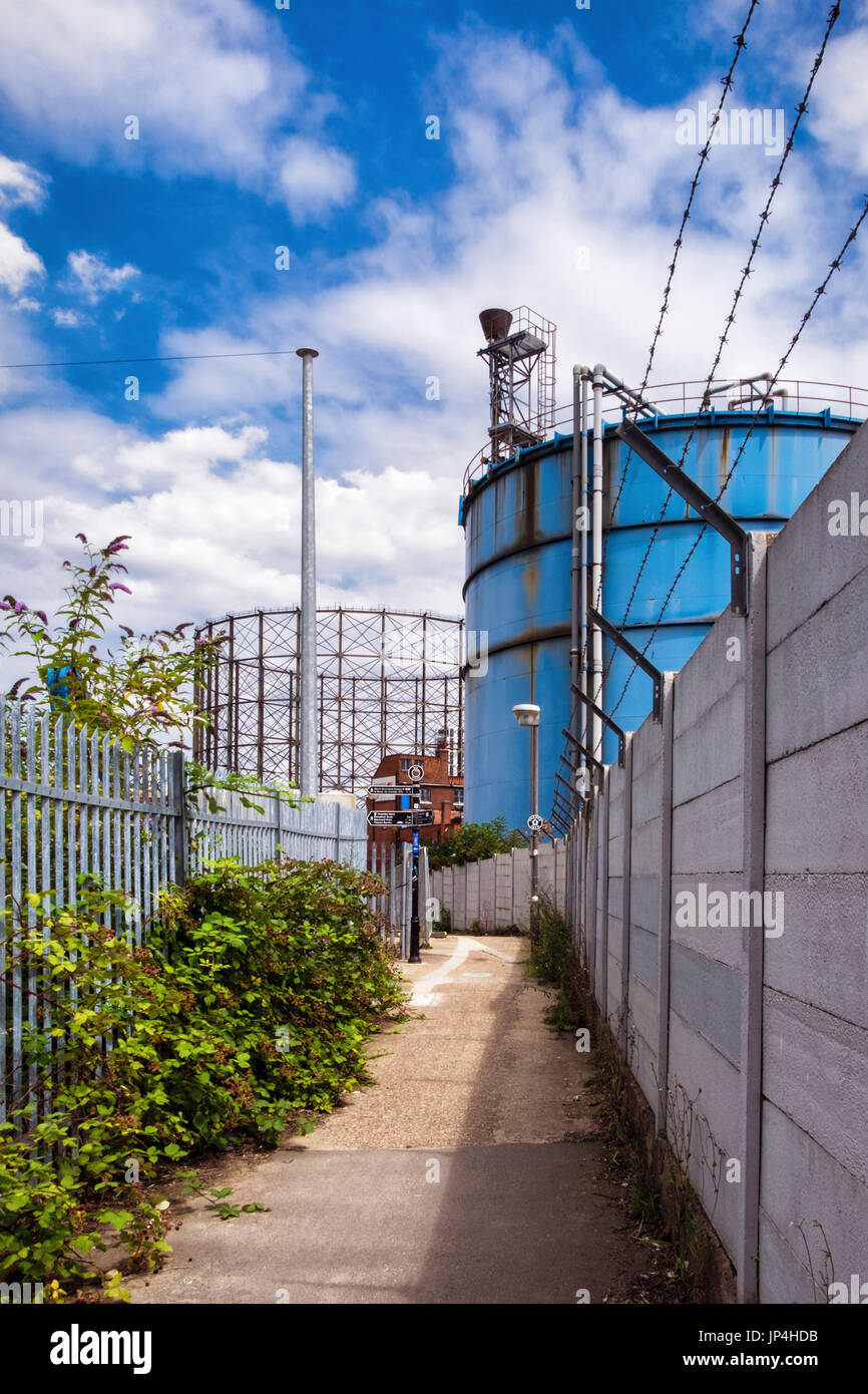 Old gas holding structure hi-res stock photography and images - Alamy