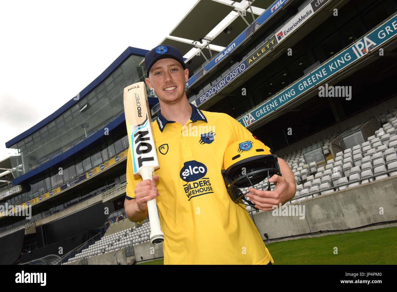 Adam hose cricket hi-res stock photography and images - Alamy