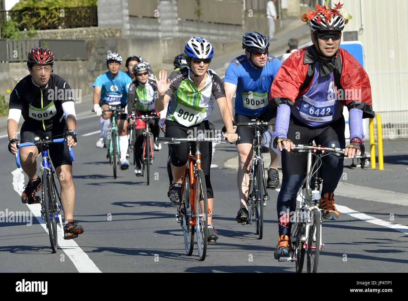 ISHINOMAKI, Japan - U.S. Ambassador to Japan Caroline Kennedy (C) and ...